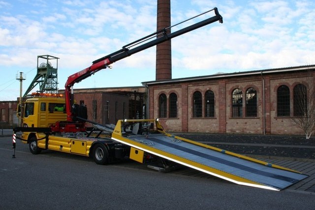 MAN TGL12220 Abschleppwagen Kran - BIDaTRUCK